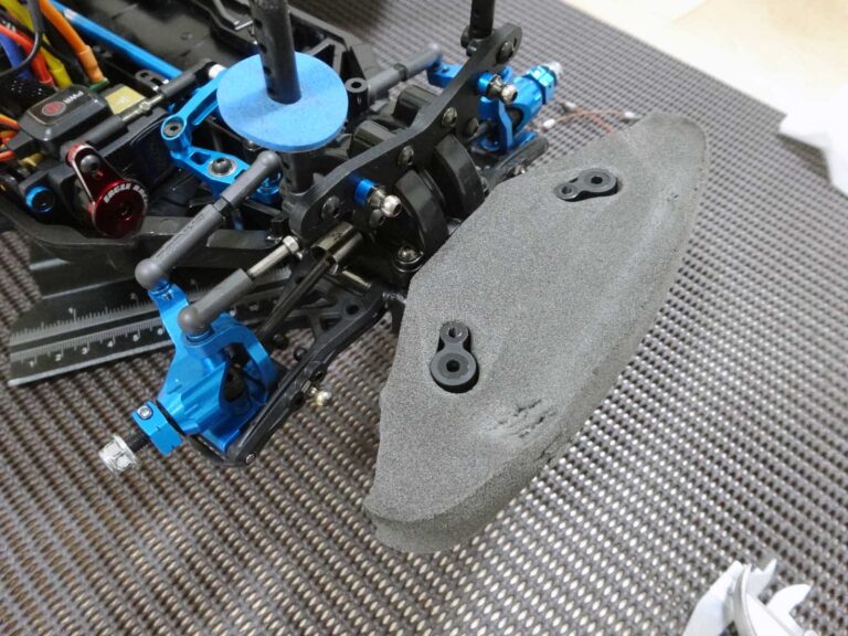 TT-02 TYPE-S（ラリー）のフロントにスキッド角を付けてギャップ走破性をアップ