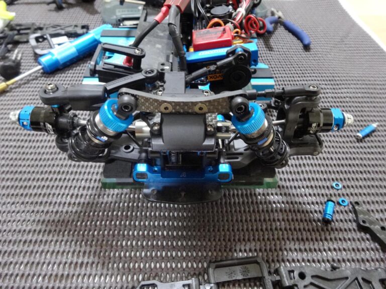 TA08をTRF420足に改造（フロント編）